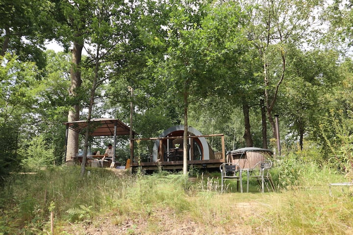 Private Pondside Luxury Glamping Pod With Hot Tub - East Sussex