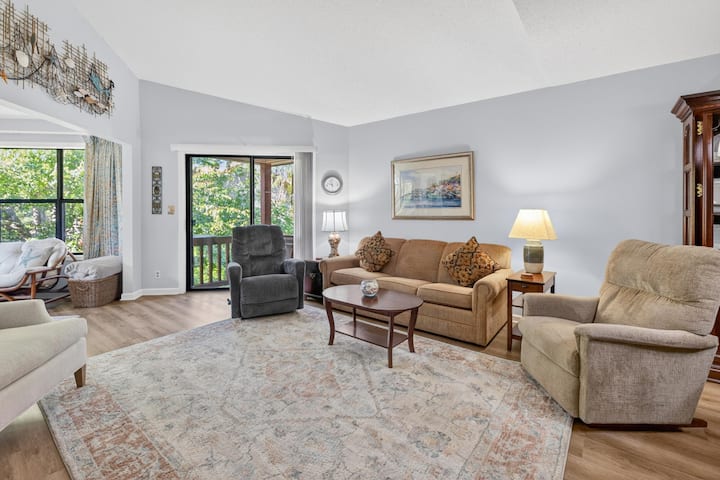 2br/2ba Walk To Pier/village Area.  1/2 Mile To Be - Jekyll Island, GA