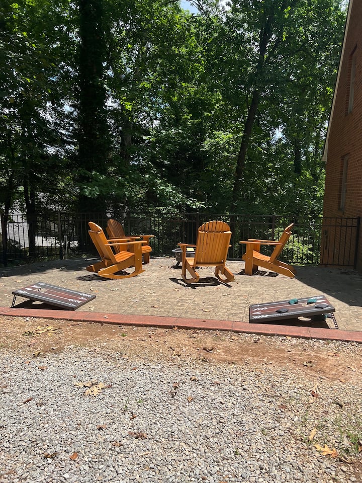 The Charming | Treehouse Vibes With Firepit - Clermont, GA