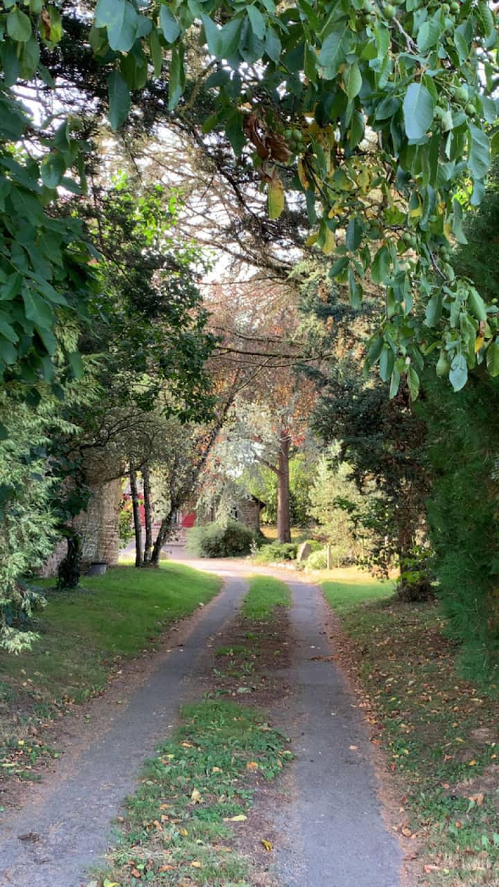 Gîte 10 Pers – Nature, Confort & Moments Partagés - Saint-Hilaire-du-Harcouët