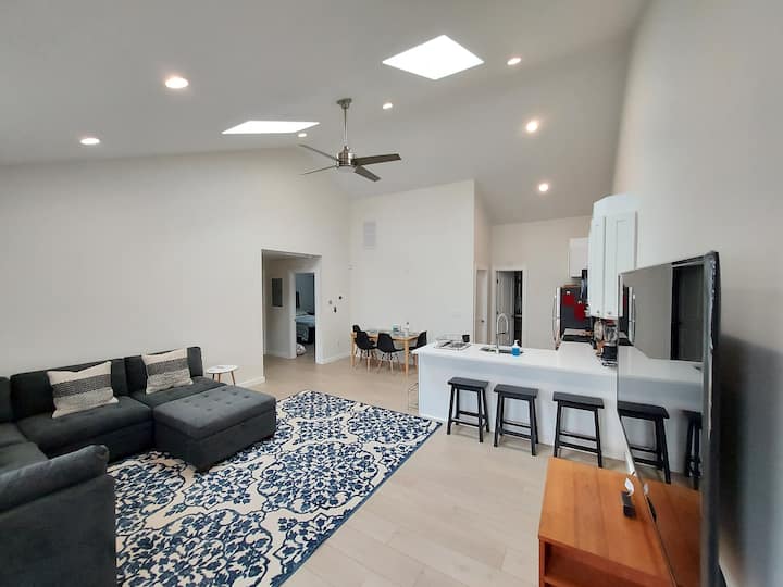 Beach Getaway! Walk To The Beach - Middletown Township