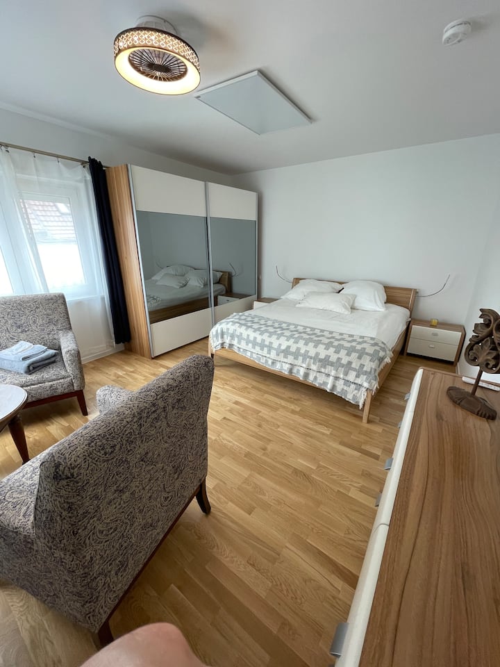 Comfortable 2 Bedroom In The Heart Of Plieningen - Stuttgart