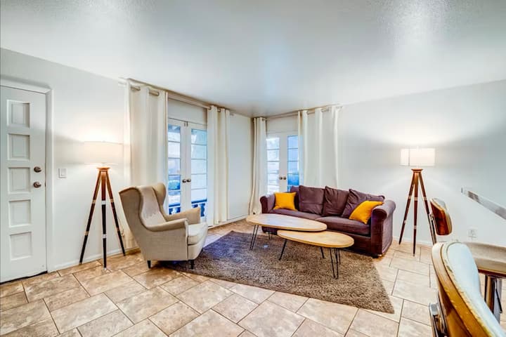 5 Min From Strip. Next Unlv, Strbcks, Restaurants. - Las Vegas, NV