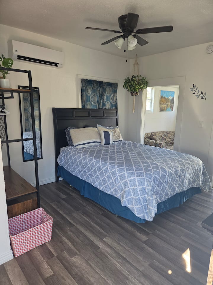 Hidden Gem, Walkable To Downtown Fun And Lake - Colorado Springs, CO