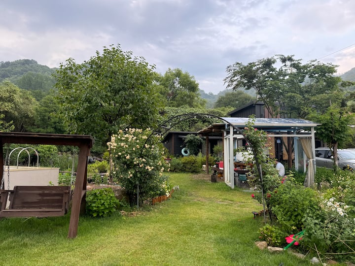 [산 속 고양이], 경북,성주, 촌캉스, 수영장,독채,일출,일몰 - South Korea