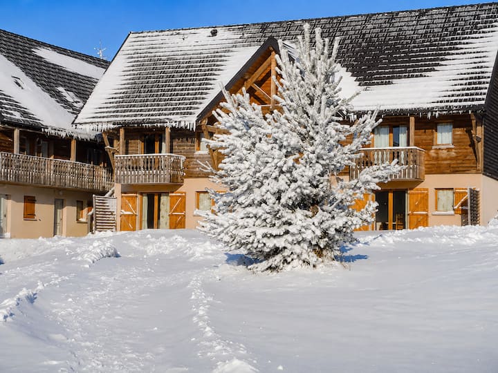 Super Besse · T3 6 Pers · Piscine · Skis 800 M - Chastreix