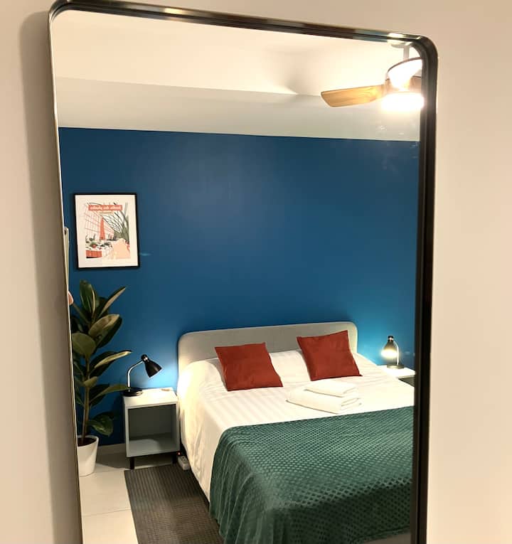 Chambre Avec Salle De Bain Privative Et Parking. - Montpellier