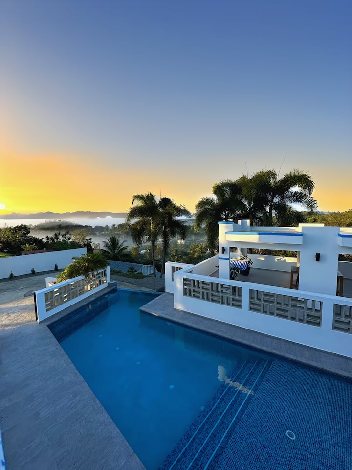 Villa Brisa Serena- Panoramic Views & Heated Pool - Cayey