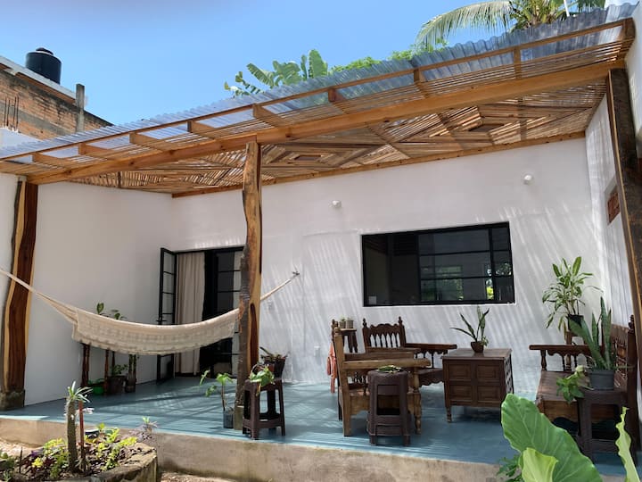 Central With Private Garden - 3 Blocks To Beach - Lo de Marcos