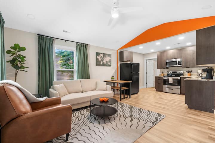 Cozy Fort, Hot Tub! Near Mercy, Msu & Bass Pro - Springfield