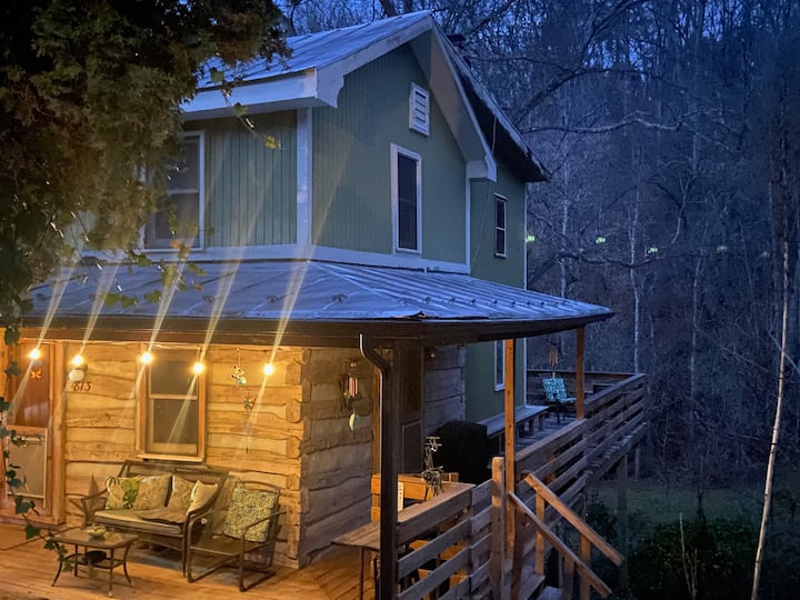 Magical Log Cabin,streams,4 Bdrms, Pet Frndly,wifi - Staunton, VA
