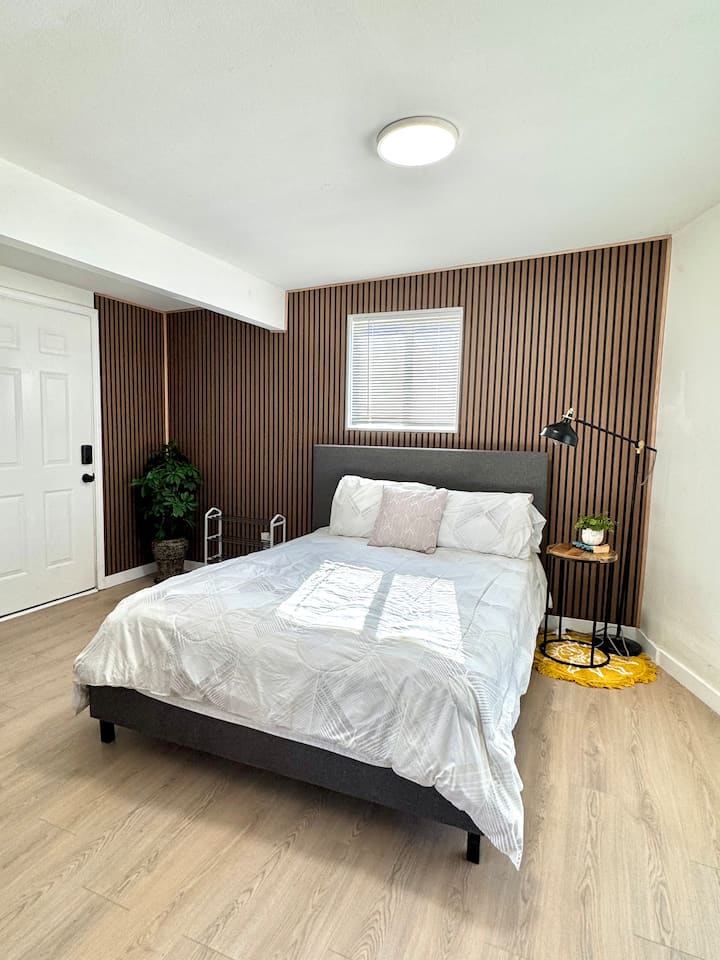 Beautiful Modern Guest House With Lovely Patio - Bellflower, CA