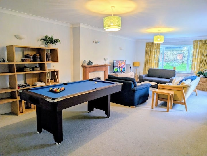 Spacious Family Retreat -Sleeps 10-12 - 에식스