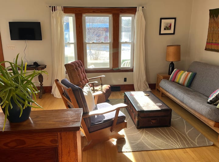 Peaceful Garden Bungalow In The White Mountains - Jericho Mountain State Park, Berlin