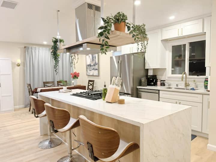 Newly Remodeled 4br 3ba Near Sfo | Easy Parking - San Bruno, CA