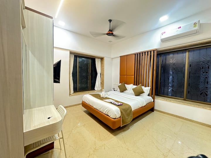 Luxury 3 Bedroom-wifi-chef-comp Breakfast-laundry - Mumbai