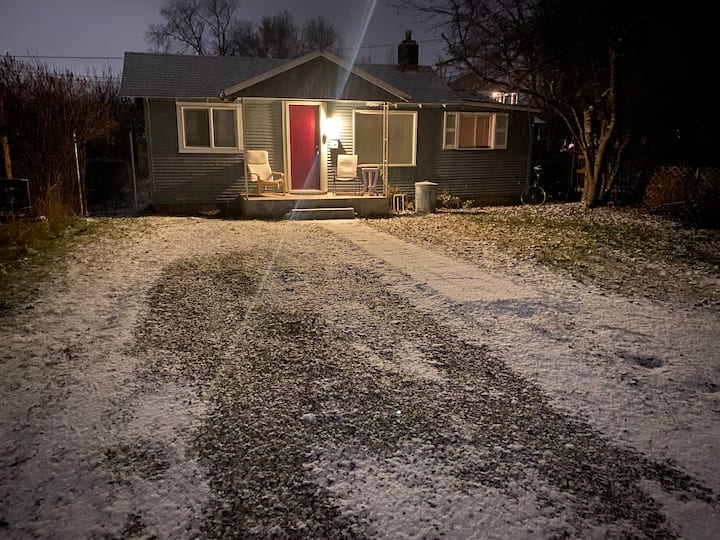 Little Old House Fenced Yard Centrally Located - Missoula, MT