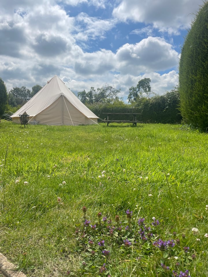 Tent In The Cotswolds - Broadway