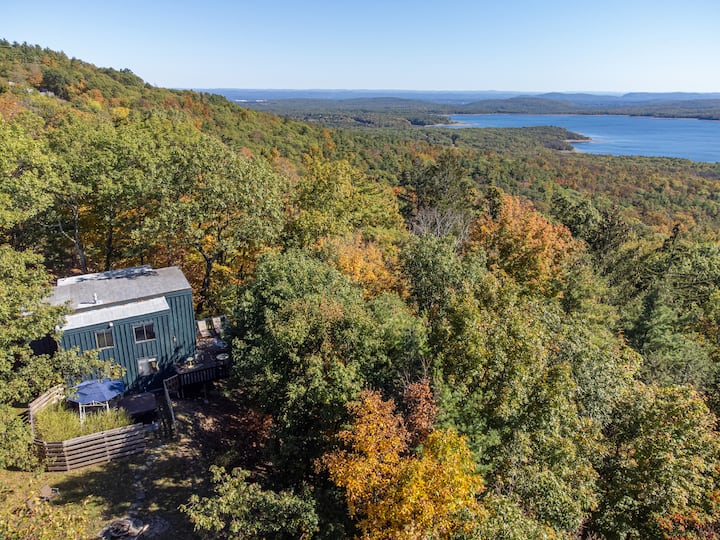 Breathtaking Catskill Retreat Lake Views  Hot Tub - Woodstock, NY