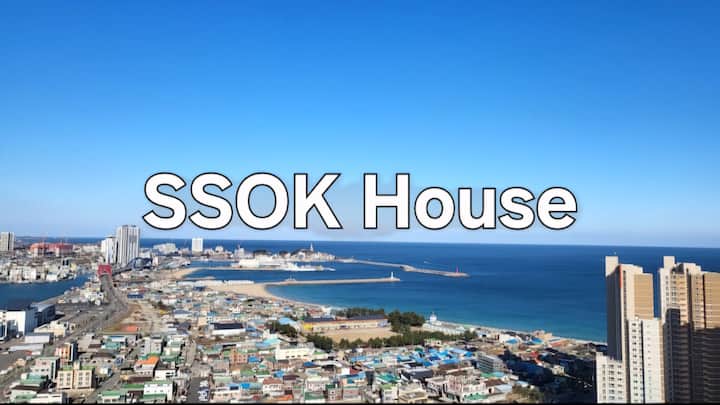 [뷰,위치최고]청초호+동해바다가 한 눈에 / 속초터미널 도보2분 / 이마트1분 / 와인제공 - 노학동