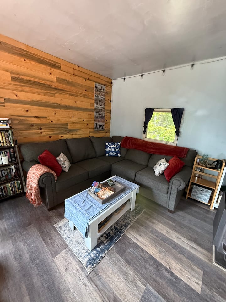 King’s Cottage | Off-grid Stay In Bigfoot Country - Hoodsport, WA