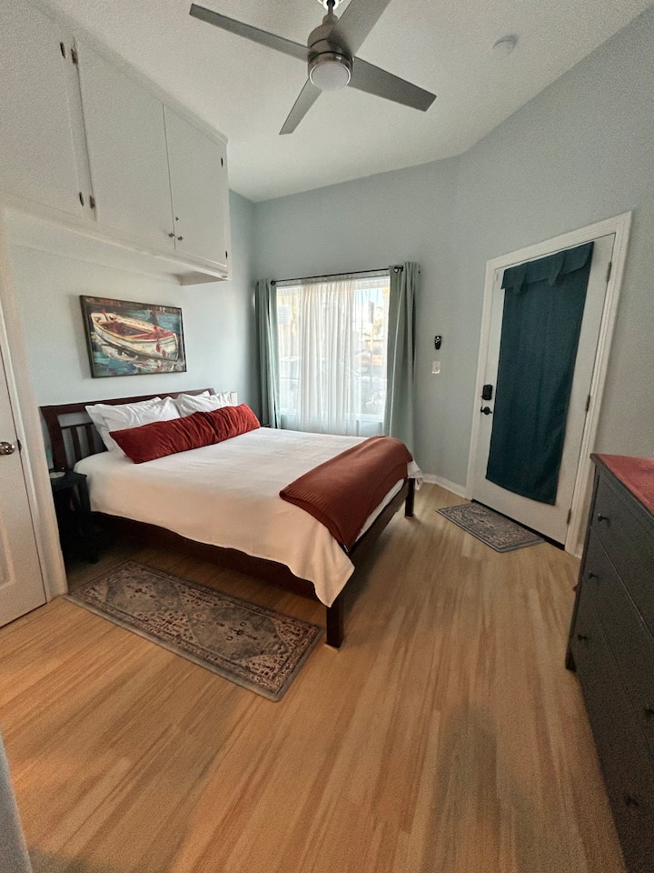 Centrally Located Well-stocked Studio - Mission Valley - San Diego