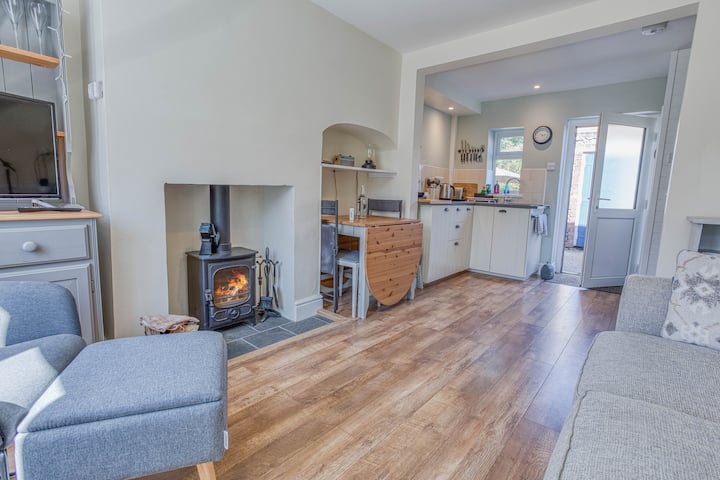 Horseshoe Cottage,  Pretty Norfolk Coastal Cottage - Sheringham