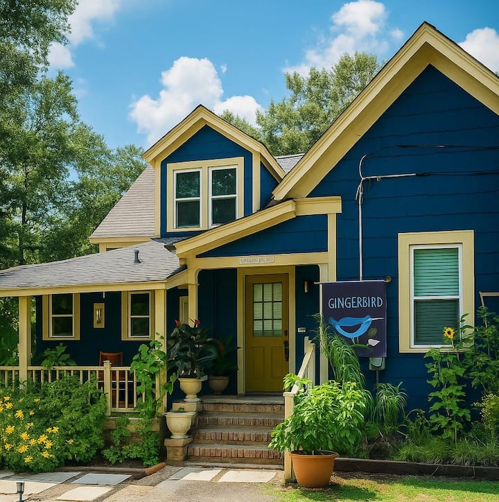 Vintage 1930 Art Suite Featured On Hgtv - Laurel, MS