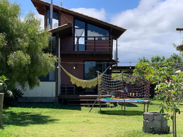 Charme, Amplo Jardim, Lindo Visual - Imbituba