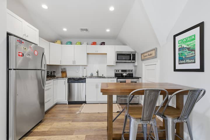 The Mystic Surfside Getaway 1-bd Apt - Stonington Vineyards, Stonington