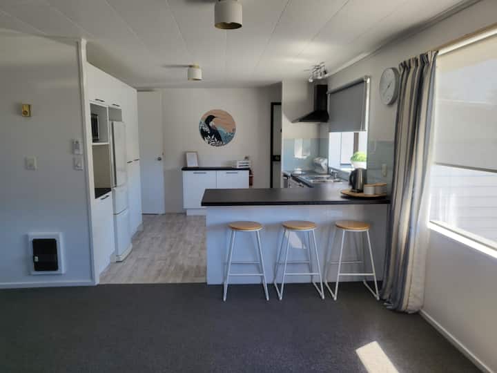 Great Reviews! Clean, Comfortable And Central! - Gisborne