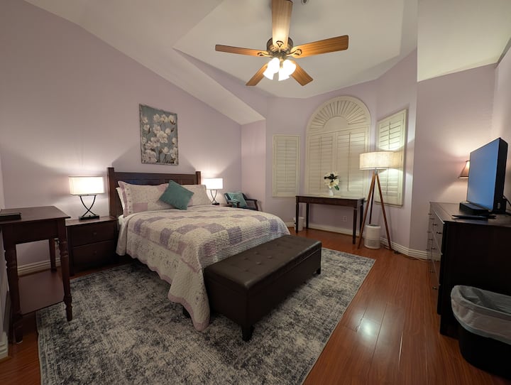 Beautiful Master Bedroom Suite With Private Bath! - Covina, CA