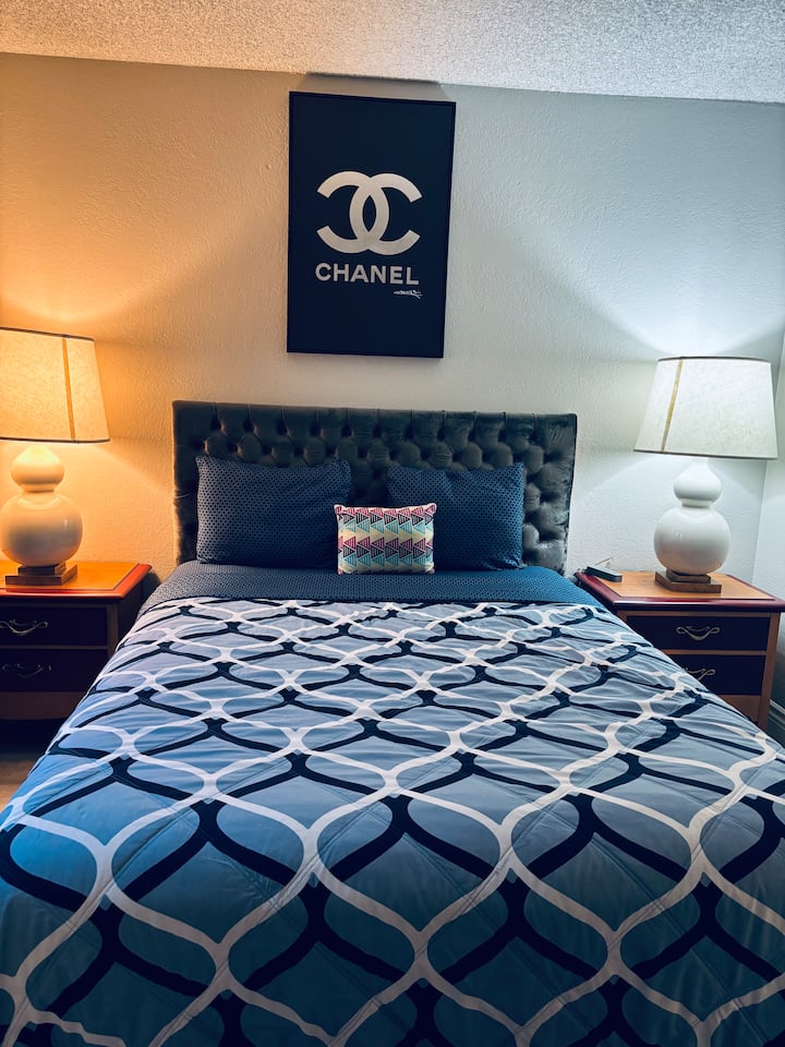 10 Minutes To Strip & Airport Jacuzzi Home - Las Vegas