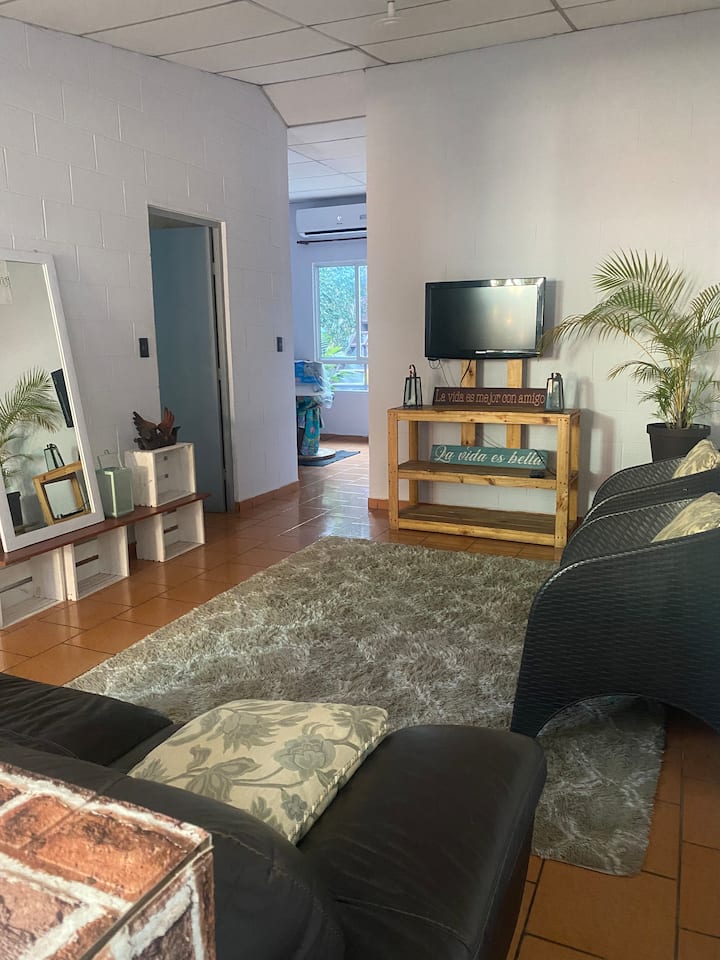 Renovada Y Acogedora. A Un Paso De La Diversión. - Santa Ana