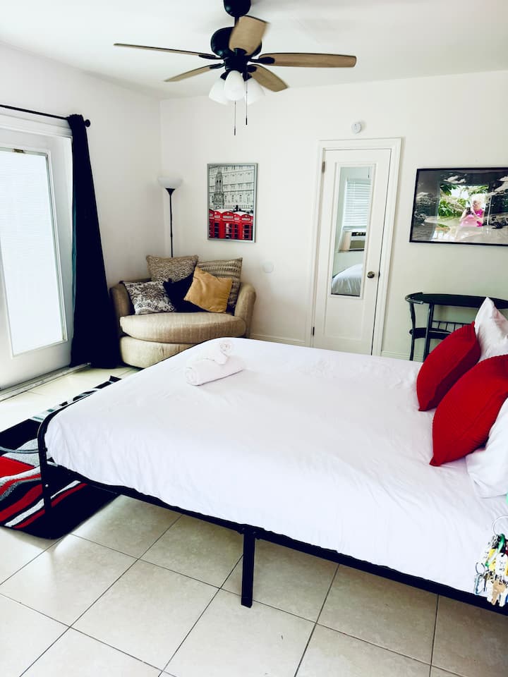 313. 1 Blk To Beach 2nd Flr Studio Private Balcony - Tamarac
