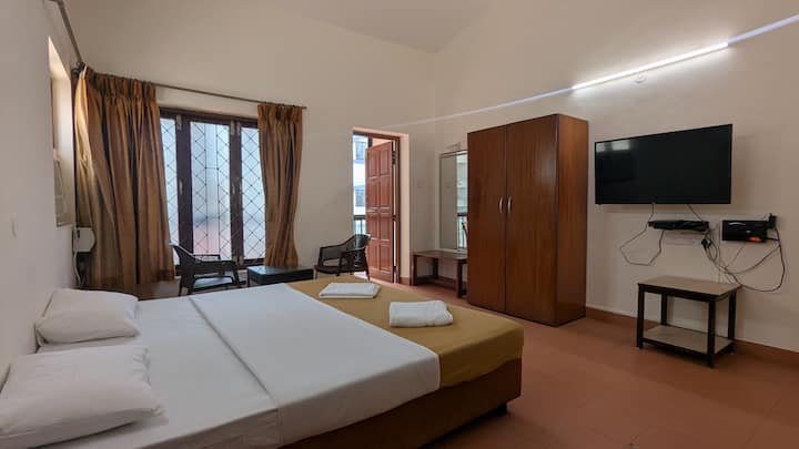 Spacious Studio 2 | Calangute | Near Beach - Goa