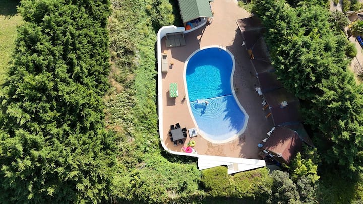 Brambles Pool Terrace Spa - Brighton Marina