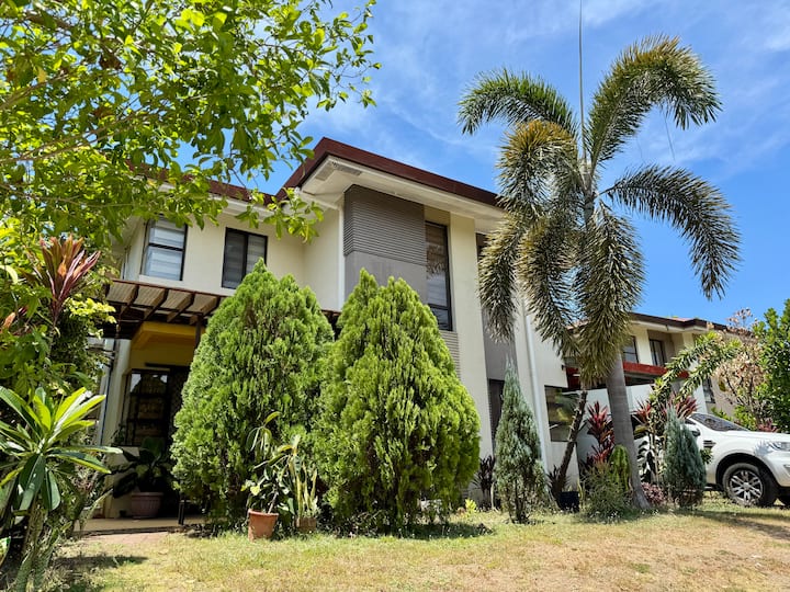 Spacious Home In Nuvali Via Starosa Calax Silangan - Calamba