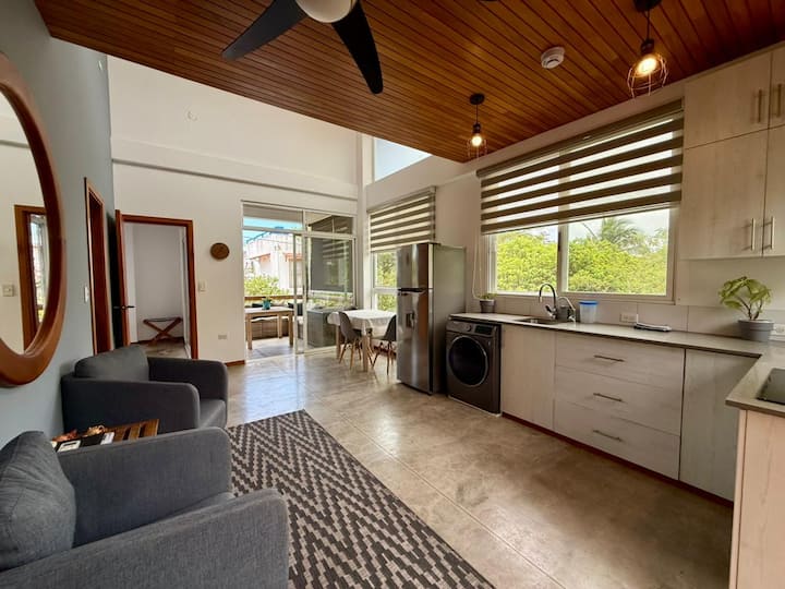 Bright And Cozy 2 Bedroom Home Away From Home - Galápagos Islands