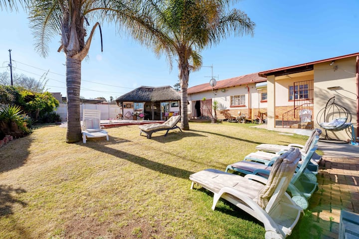 Terry’s Cozy Cottage - 10 Mins To Or Tambo Airport - Germiston