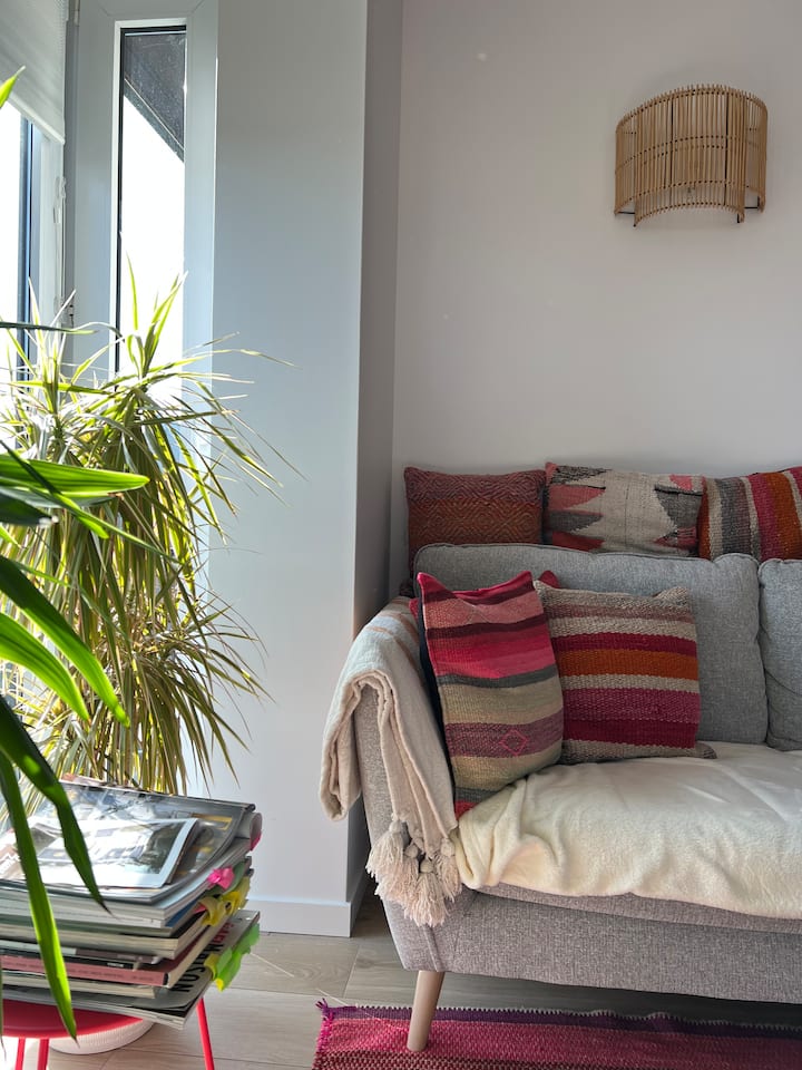 Sunny Renovated Appartement With Private Parking - Koksijde