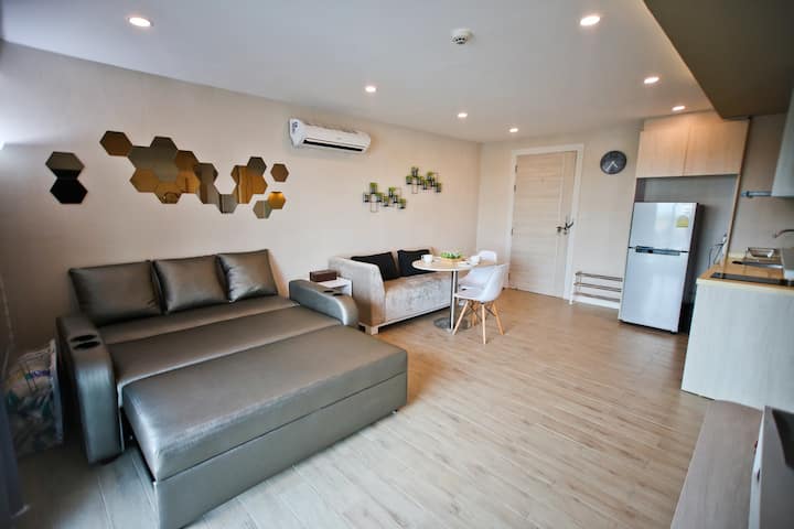 Spacious 54sqm | Family & Workation By Beach - Pattaya City