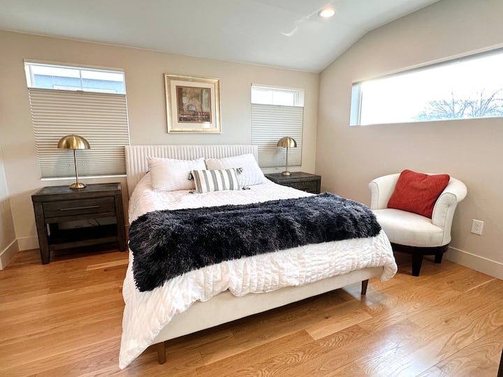 Upper Private Suite With Rooftop Deck, Mtn Views - Denver