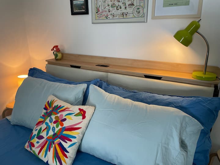 Bright, Colorful Studio Apartment In Se Portland! - Portland, OR