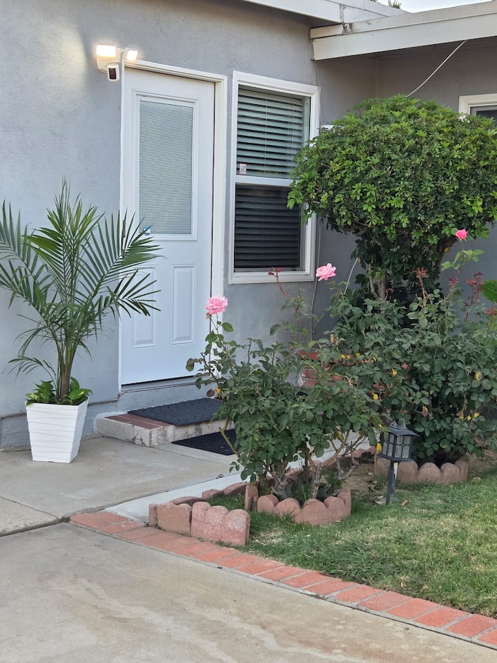 Independent Private Suite In Whittier - Whittier, CA