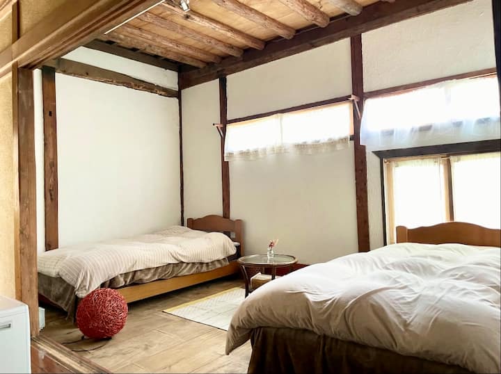 北アルプス麓のゲストハウス林屋（Kamitsure）洋室ツイン アルペンルート、白馬へのアクセス良好 - 오마치시