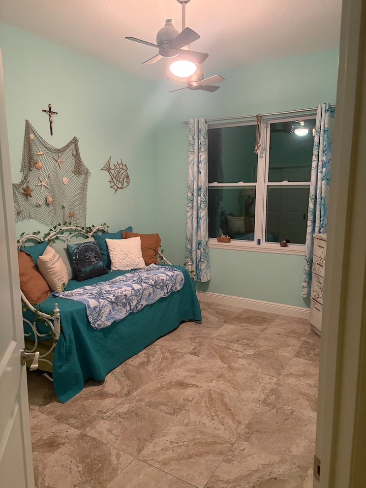 Sparkling Clean & Friendly Home - Sanford, FL