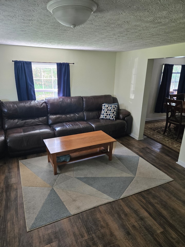 Golden Moose Cottage With Hot Tub - Hocking County, OH