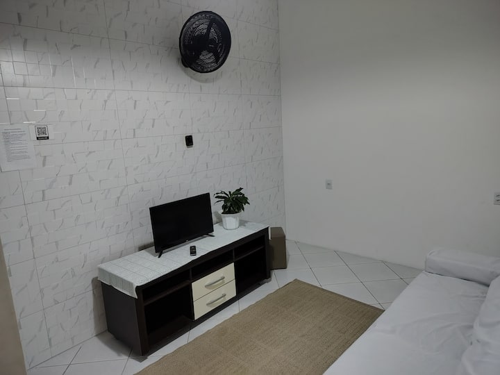 Apartamento 3 Aconchegante Em Bairro Familiar - Florianópolis