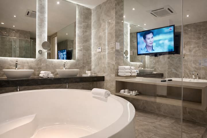 【Big Bathtub】seafront •Kingbed •Town •Couple-stay - George Town